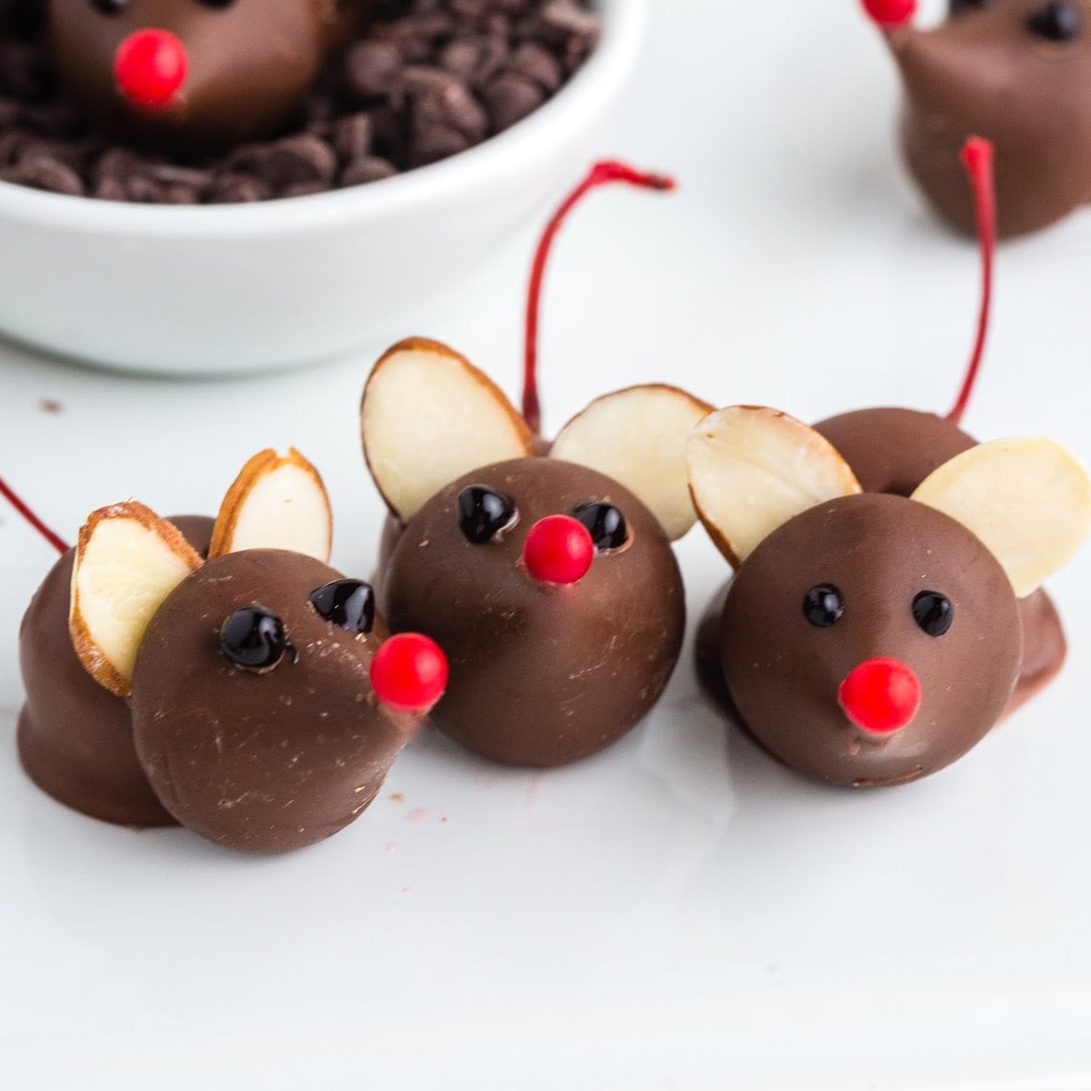 Hershey Kiss Christmas Mice Recipe Boozy Chocolate Christmas Mice